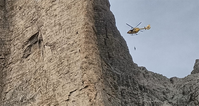 Tre Cime di Lavaredo, recuperata cordata sullo Spigolo Giallo