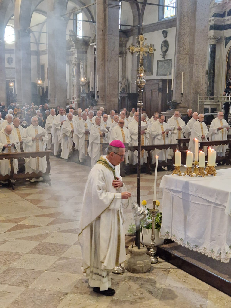 Iniziato il triduo pasquale con la Messa crismale e la celebrazione del ... Iniziato il triduo pasquale con la Messa crismale e la celebrazione del ...